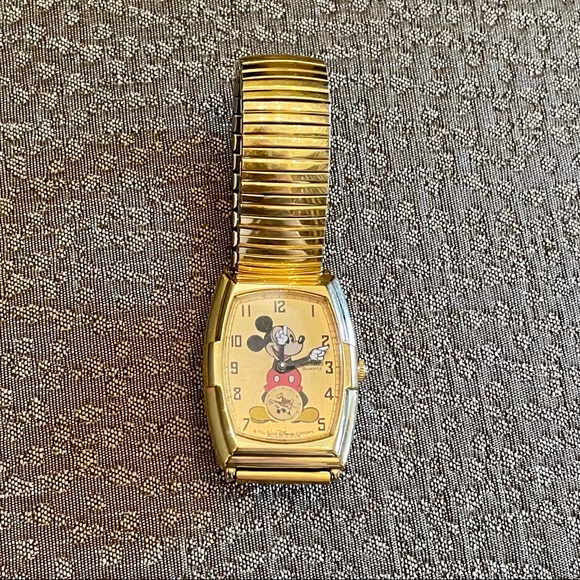 Seiko | Accessories | Disney Womens Gold Watch | Poshmark